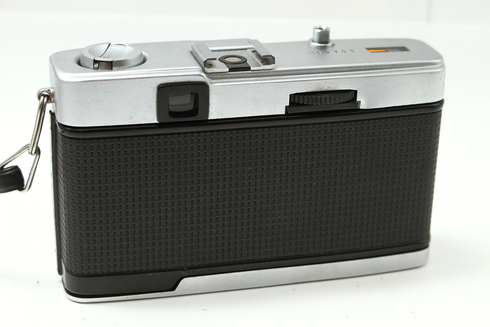 OLYMPUS (オリンパス) TRIP 35 シルバー 40/2.8 フィルムカメラ コンパクト – にっしんカメラ Nisshin Camera